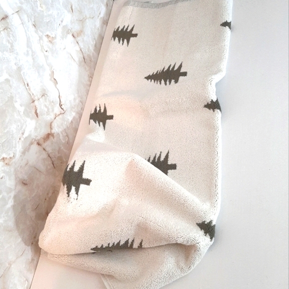 Pottery Barn | Bath | Pottery Barn Pine Tree Jacquard Bath Mat | Poshmark